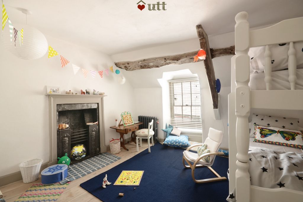 Tenby House - Under the Thatch - Get-together