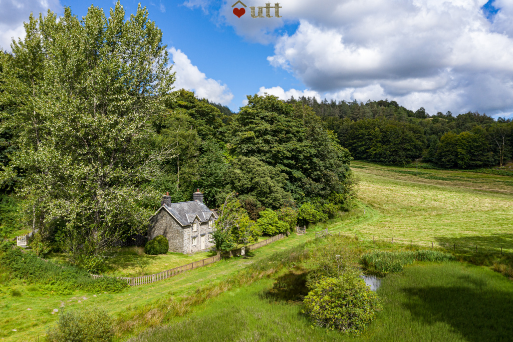 Pwll Pendre - Under the Thatch - Secluded