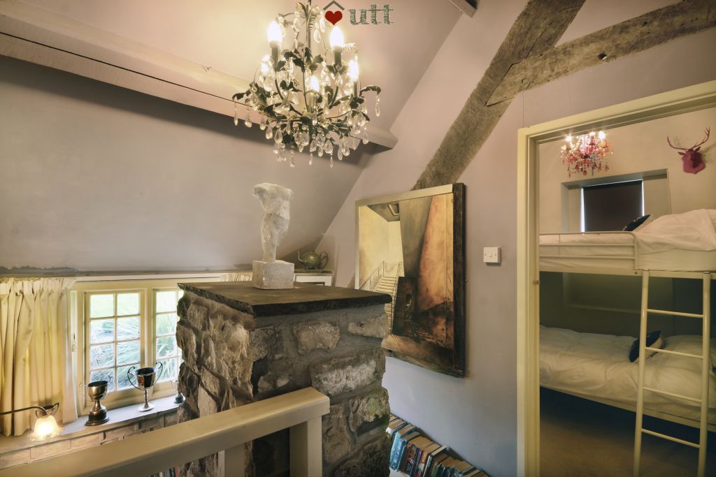 Bwthyn Rhosyn - Under the Thatch - Dog-friendly