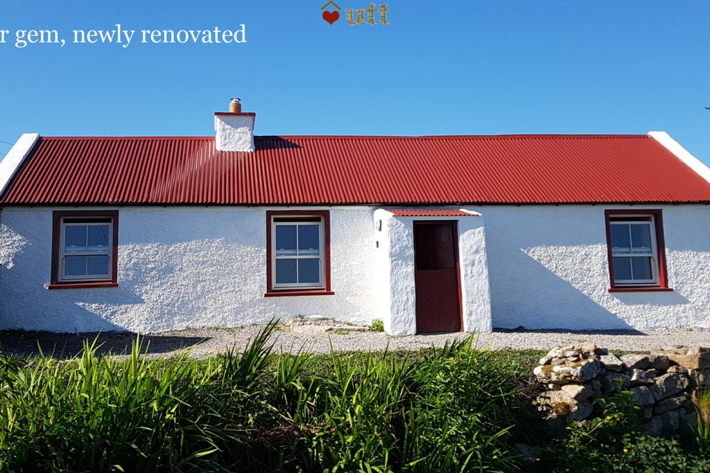 'Teach Mhicí' - Mickey's Cottage - Under the Thatch - Beach