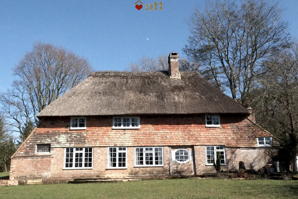 *NEW* Sussex House - Under the Thatch - Traditional