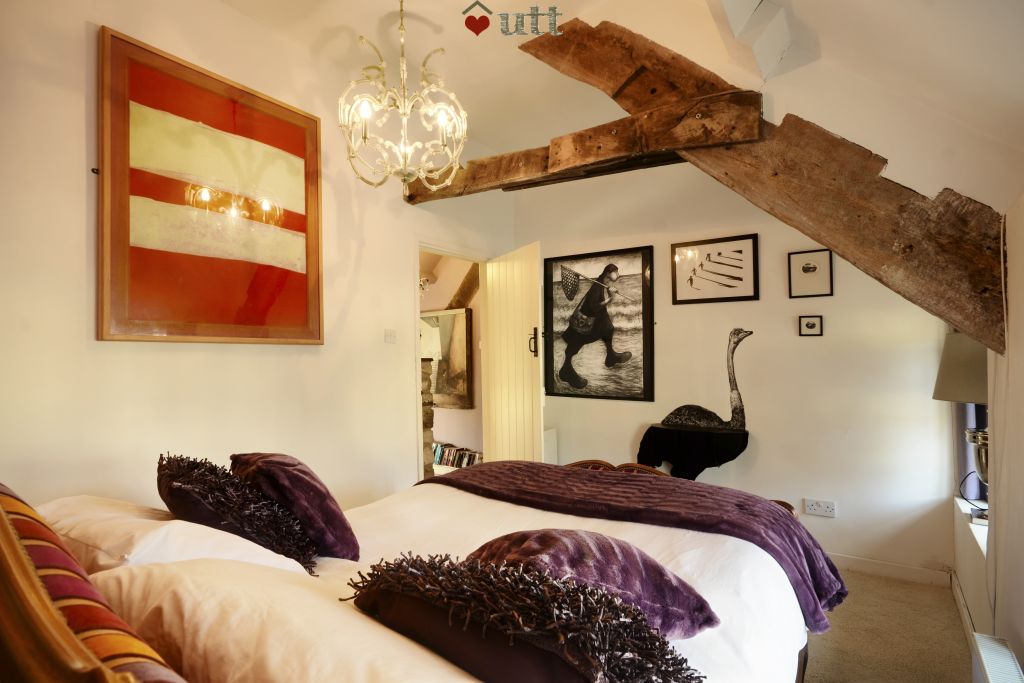 Bwthyn Rhosyn - Under the Thatch - Dog-friendly
