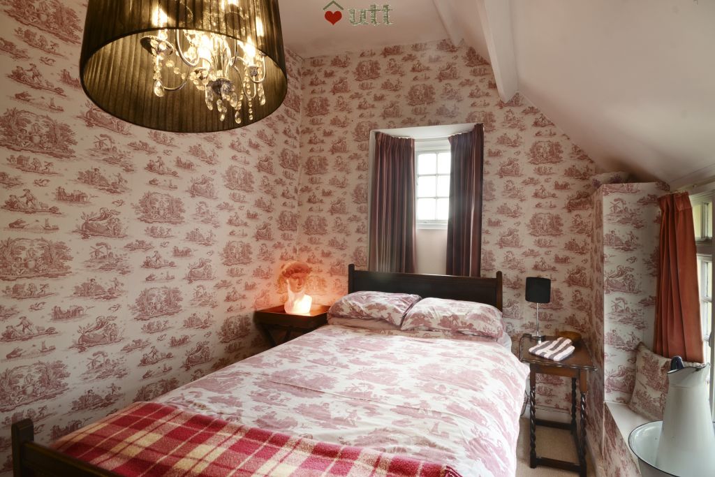 Bwthyn Rhosyn - Under the Thatch - Dog-friendly