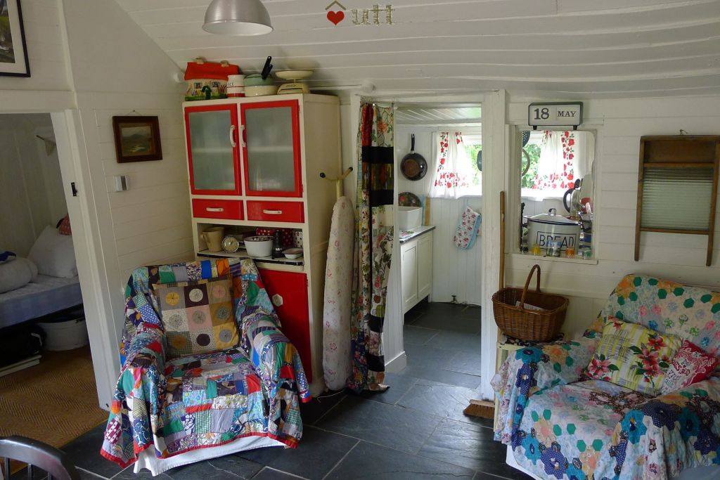 Geaglum - Under the Thatch - Family cottages