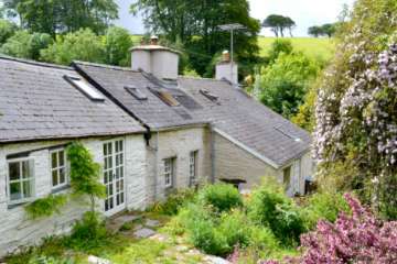 Felin Fach - Under the Thatch - Get-together