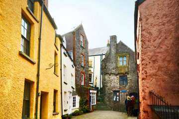 Tenby House - Under the Thatch - Get-together