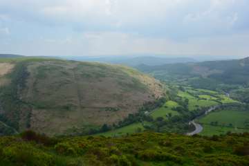 Bwlch Newydd - Under the Thatch - Welsh country cottages
