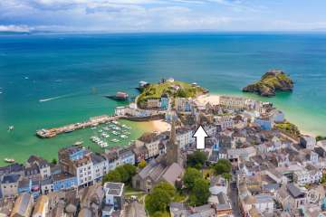 Tenby House - Under the Thatch - Get-together