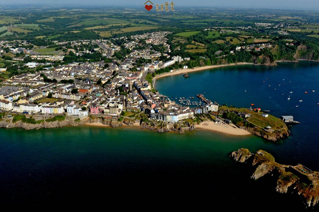 Tenby House - Under the Thatch - Get-together